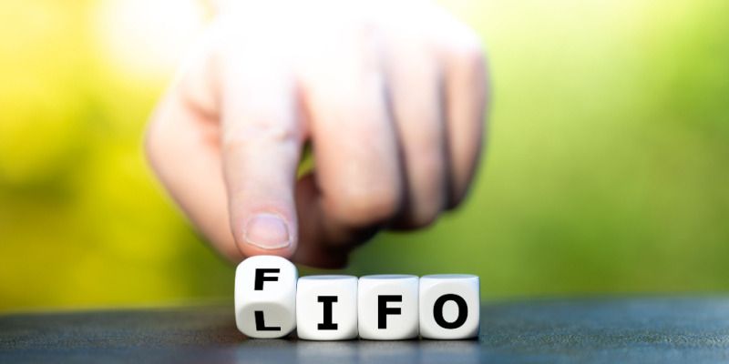 FIFO vs. LIFO: 4 Differences | Spiceworks - Spiceworks