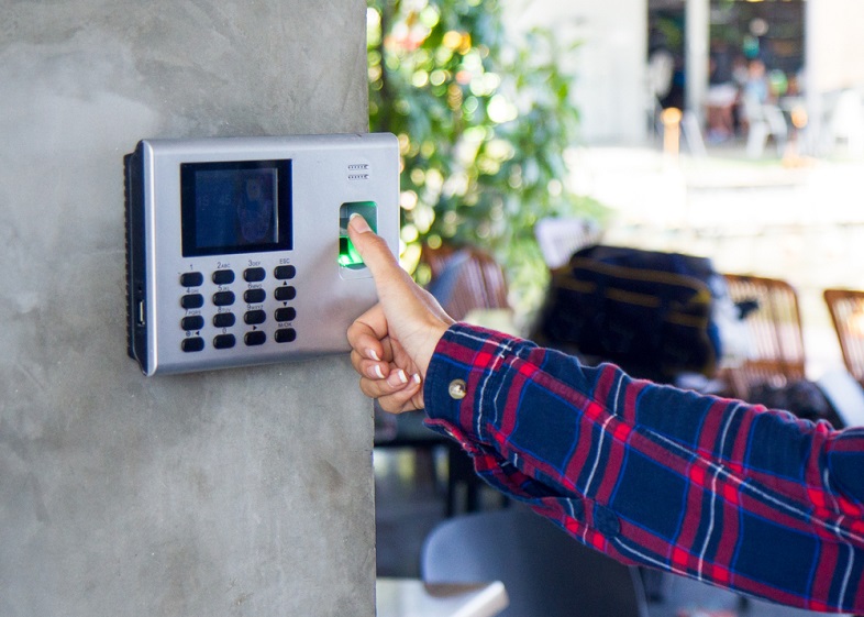 10 Key Features of Attendance Management Systems - Spiceworks