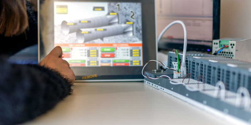 Ladder Logic vs. Relay Logic: Key Differences | Spiceworks - Spiceworks